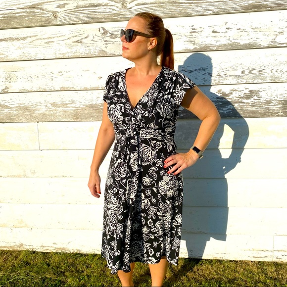 Evan Picone | Dresses | Evan Picone Black And White Floral Dress Sz 2 ...